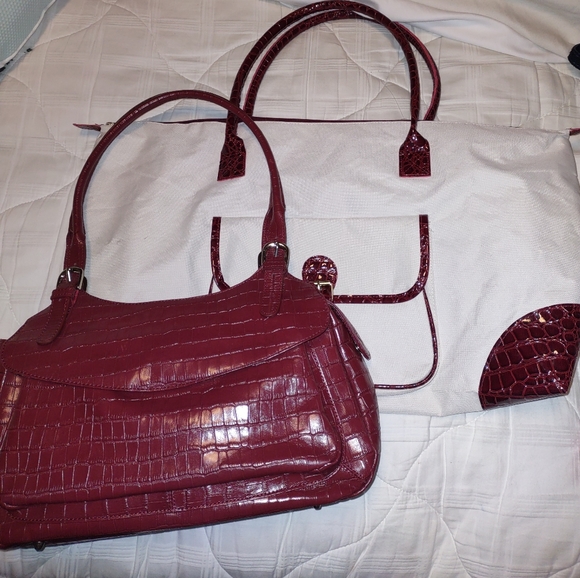 Maxx New York | Bags | Red Maxx New York Shoulder Bag And White Red ...